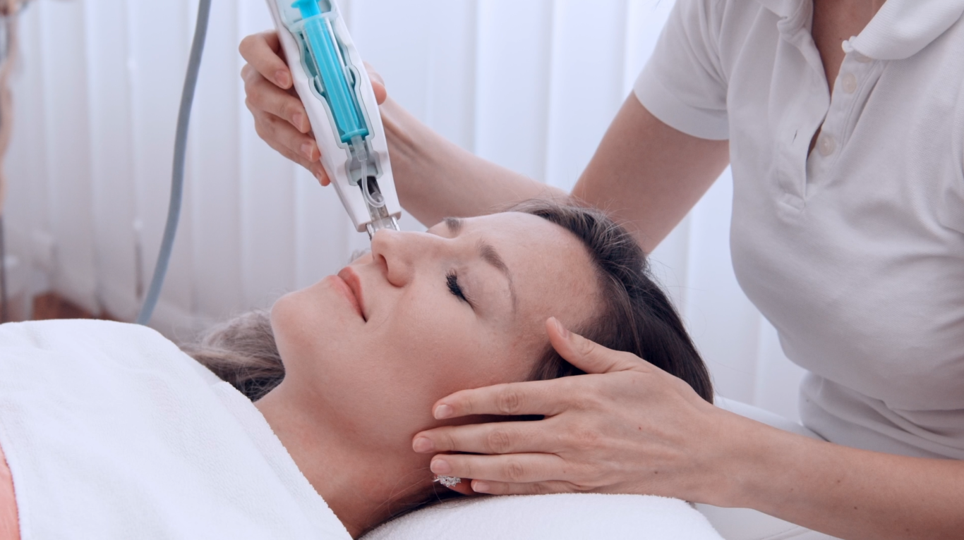 Mesotherapie Mit Mesojectgun Für Anti-Aging Bei Dermacare Wien